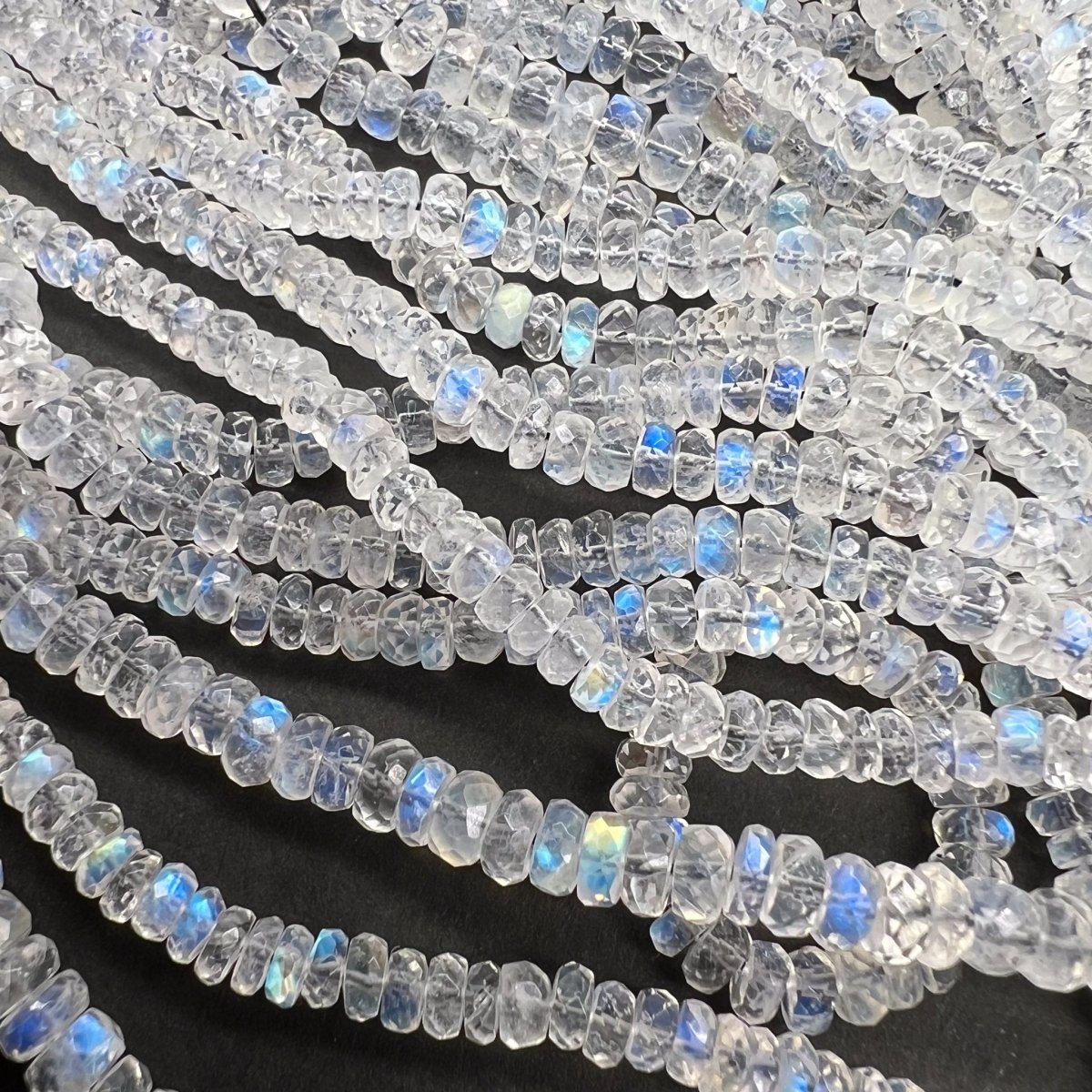 1/2連*透明感良し*ブルームーンストーン*ロンデルカット連*約4.5mm前後 – aoneko_gems