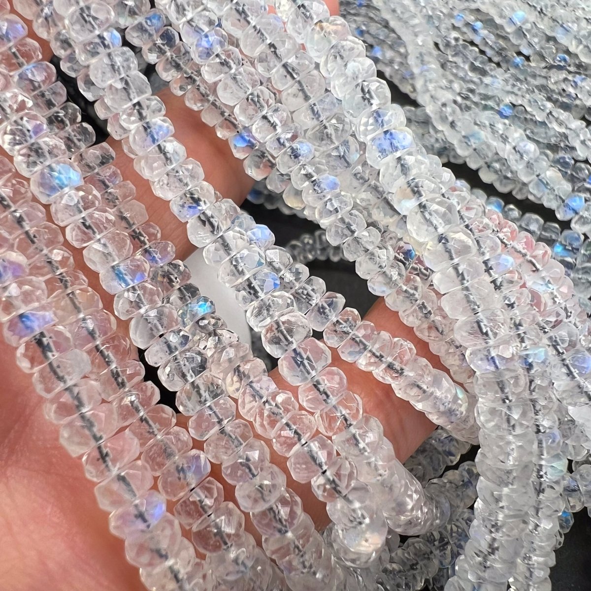 1/2連*透明感良し*ブルームーンストーン*ロンデルカット連*約4.5mm前後 – aoneko_gems